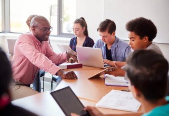 Educação STEM: Tudo que você precisa saber - Blog FIA