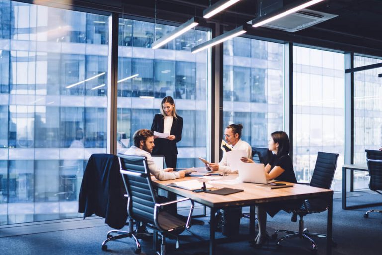 Core business: o que é, importância, como definir e exemplos - Blog FIA